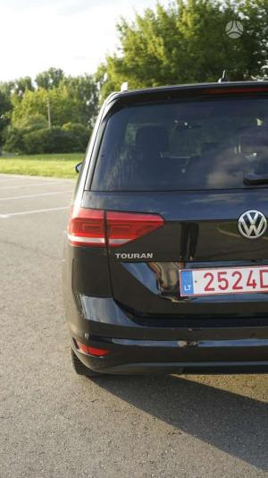 Melns Volkswagen Touran 2017 Kėdainiai, ar dzinēja tilpumu 1.60 L un nobraukumu 272 tūkst. km par 8200 €, foto 7 vietnē AUTOMOTO.COM.LV