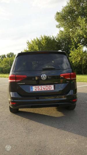 Melns Volkswagen Touran 2017 Kėdainiai, ar dzinēja tilpumu 1.60 L un nobraukumu 272 tūkst. km par 8200 €, foto 8 vietnē AUTOMOTO.COM.LV
