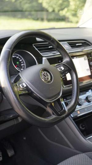 Melns Volkswagen Touran 2017 Kėdainiai, ar dzinēja tilpumu 1.60 L un nobraukumu 272 tūkst. km par 8200 €, foto 9 vietnē AUTOMOTO.COM.LV