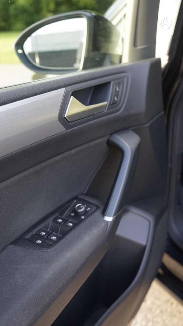 Melns Volkswagen Touran 2017 Kėdainiai, ar dzinēja tilpumu 1.60 L un nobraukumu 272 tūkst. km par 8200 €, foto 10 vietnē AUTOMOTO.COM.LV