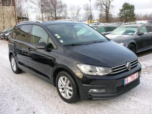 Black Volkswagen Touran 2018 in Riga, with an engine capacity of 1.60 L and mileage of 197 thousand km for 9450 €, photo 2 on AUTOMOTO.COM.LV