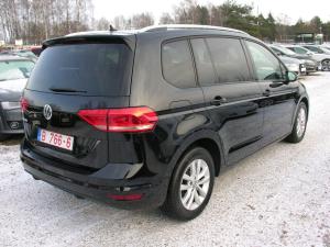 Black Volkswagen Touran 2018 in Riga, with an engine capacity of 1.60 L and mileage of 197 thousand km for 9450 €, photo 3 on AUTOMOTO.COM.LV
