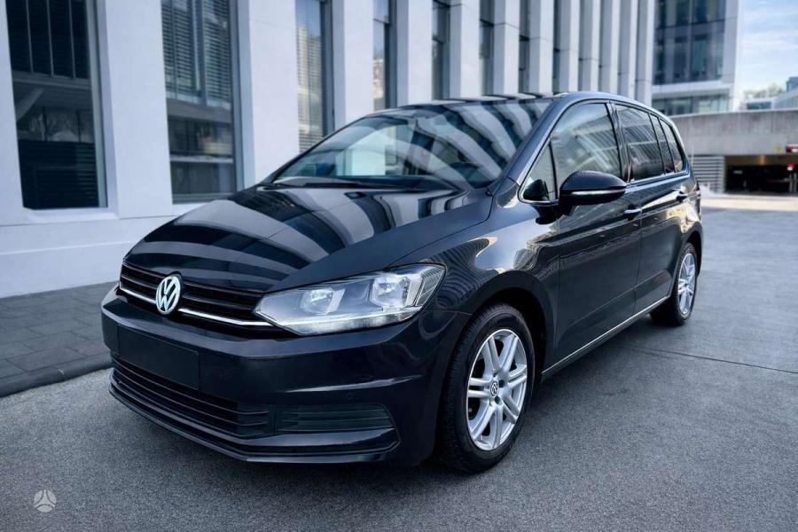 Melns Volkswagen Touran 2018 Viļņa, ar dzinēja tilpumu 1.60 L un nobraukumu 203 tūkst. km par 11990 €, foto 1 vietnē AUTOMOTO.COM.LV