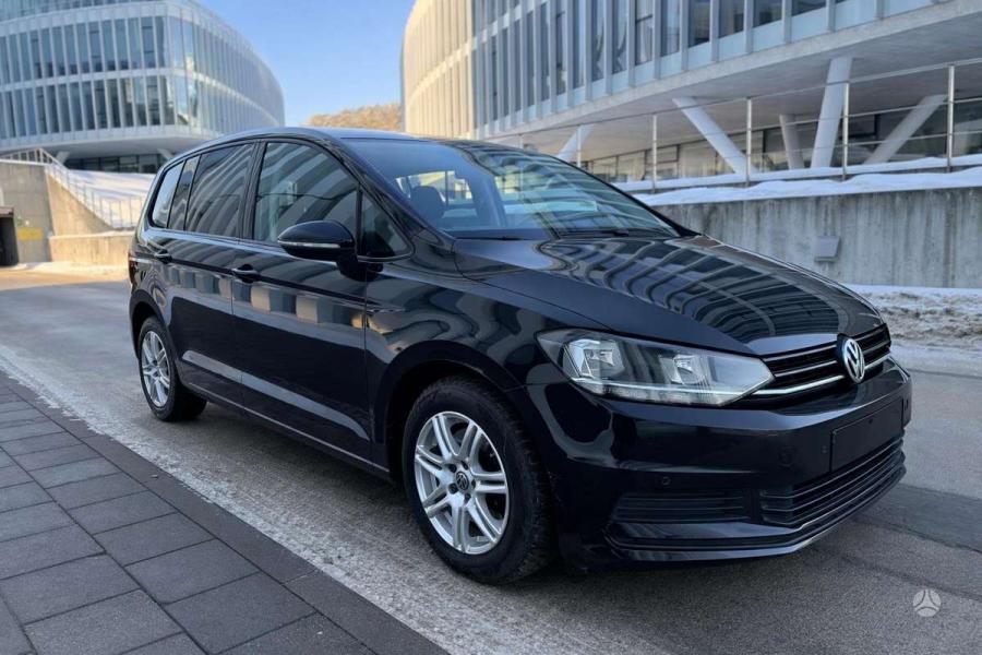 Melns Volkswagen Touran 2018 Viļņa, ar dzinēja tilpumu 1.60 L un nobraukumu 203 tūkst. km par 11990 €, foto 3 vietnē AUTOMOTO.COM.LV