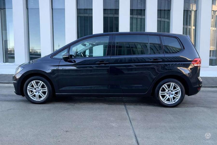 Melns Volkswagen Touran 2018 Viļņa, ar dzinēja tilpumu 1.60 L un nobraukumu 203 tūkst. km par 11990 €, foto 8 vietnē AUTOMOTO.COM.LV