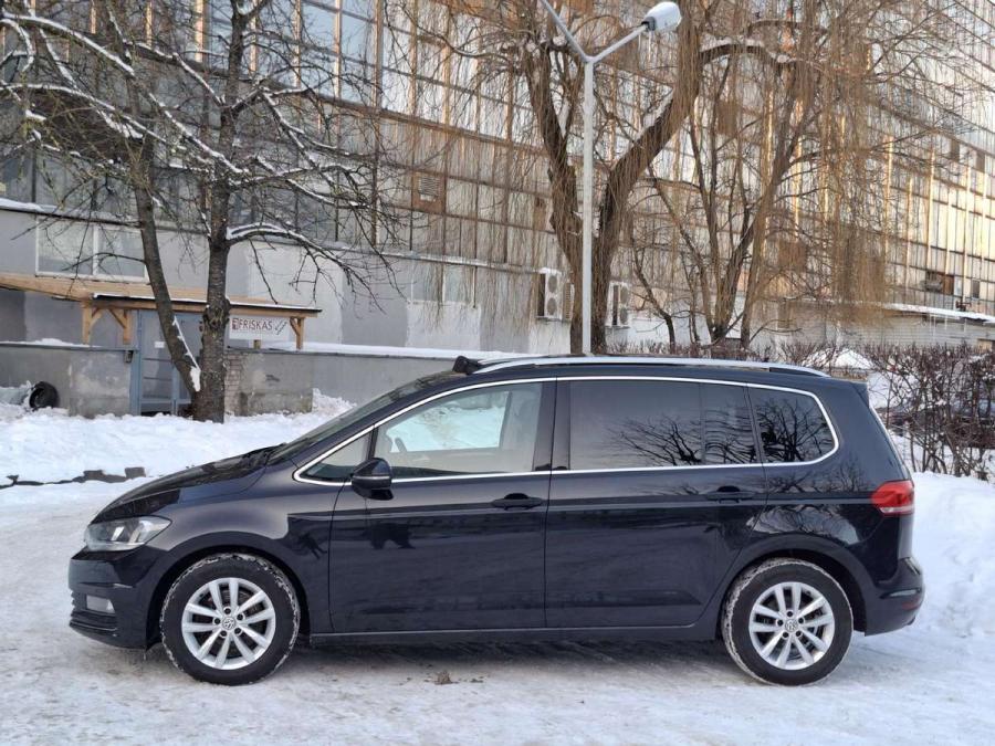 Melns Volkswagen Touran 2018 Viļņa, ar dzinēja tilpumu 1.40 L un nobraukumu 249 tūkst. km par 10900 €, foto 3 vietnē AUTOMOTO.COM.LV