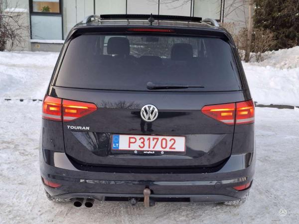 Melns Volkswagen Touran 2018 Viļņa, ar dzinēja tilpumu 1.40 L un nobraukumu 249 tūkst. km par 10900 €, foto 10 vietnē AUTOMOTO.COM.LV