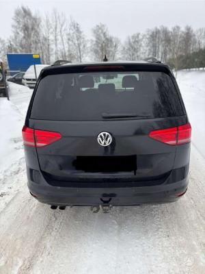 Melns Volkswagen Touran 2018 Tauragė, ar dzinēja tilpumu 1.97 L un nobraukumu 323 tūkst. km par 6300 €, foto 8 vietnē AUTOMOTO.COM.LV