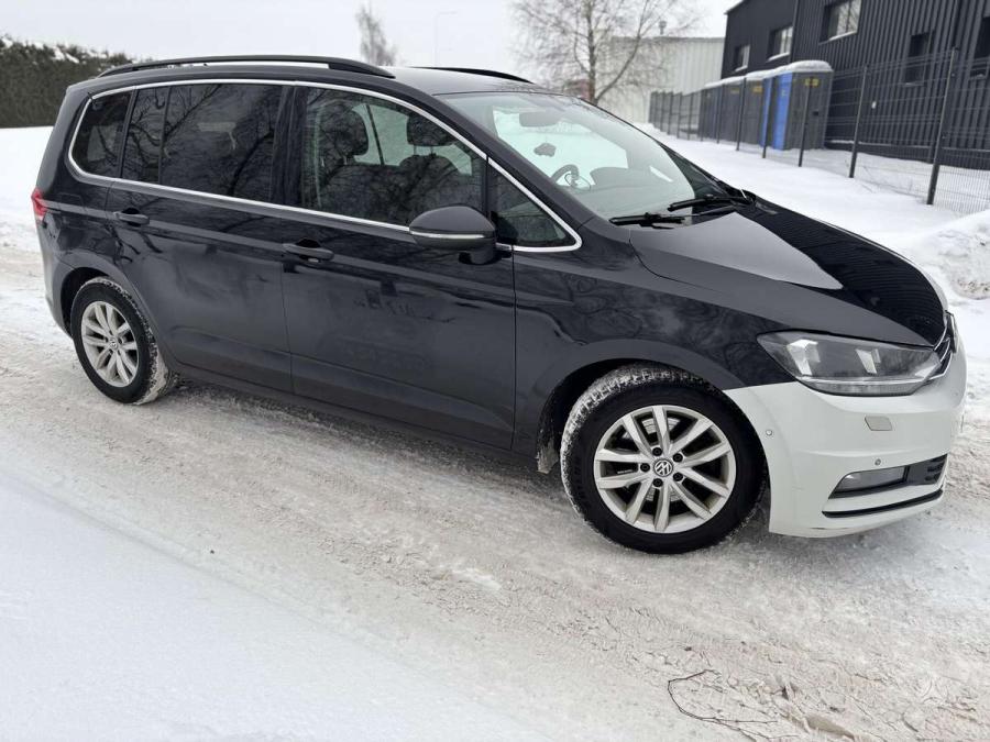 Melns Volkswagen Touran 2018 Tauragė, ar dzinēja tilpumu 1.97 L un nobraukumu 323 tūkst. km par 6300 €, foto 10 vietnē AUTOMOTO.COM.LV