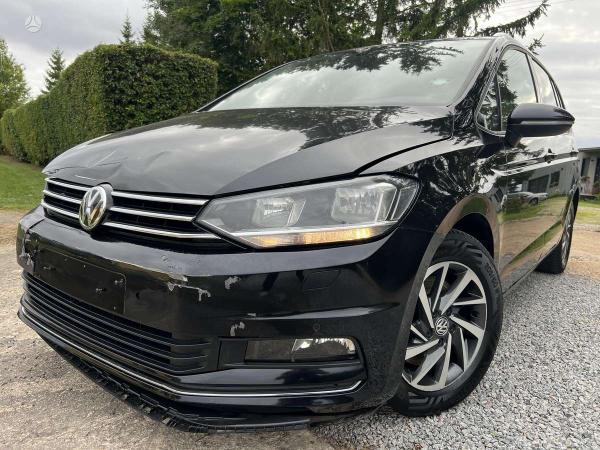 Black Volkswagen Touran 2018 in Kaunas, with an engine capacity of 1.60 L and mileage of 191 thousand km for 6850 €, photo 1 on AUTOMOTO.COM.LV