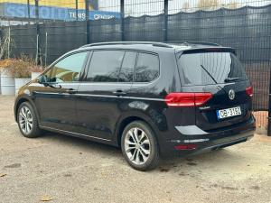 Black Volkswagen Touran 2019 in Riga, with an engine capacity of 1.50 L and mileage of 110 thousand km for 17900 €, photo 3 on AUTOMOTO.COM.LV