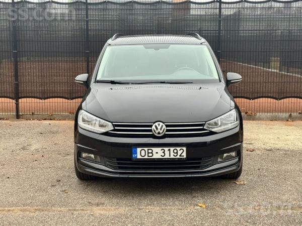 Black Volkswagen Touran 2019 in Riga, with an engine capacity of 1.50 L and mileage of 110 thousand km for 17900 €, photo 8 on AUTOMOTO.COM.LV