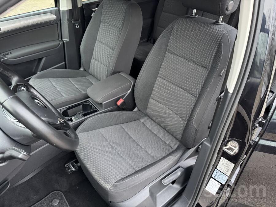Black Volkswagen Touran 2019 in Riga, with an engine capacity of 1.50 L and mileage of 110 thousand km for 17900 €, photo 12 on AUTOMOTO.COM.LV