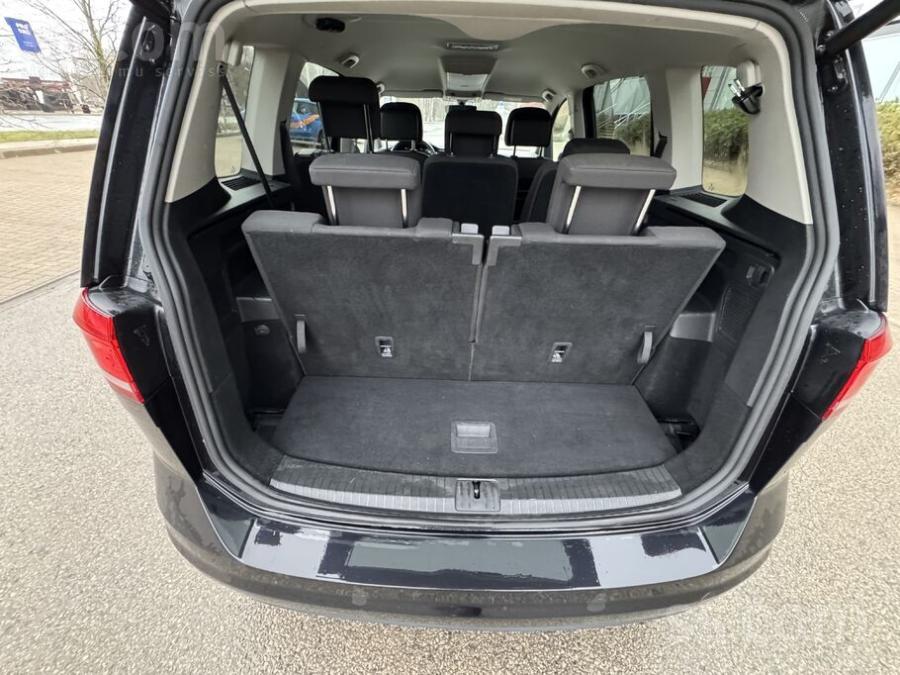 Black Volkswagen Touran 2019 in Riga, with an engine capacity of 1.50 L and mileage of 110 thousand km for 17900 €, photo 15 on AUTOMOTO.COM.LV