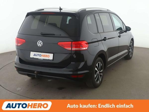 Black Volkswagen Touran 2019 in Kaunas, with an engine capacity of 1.60 L and mileage of 87 thousand km for 23317 €, photo 6 on AUTOMOTO.COM.LV