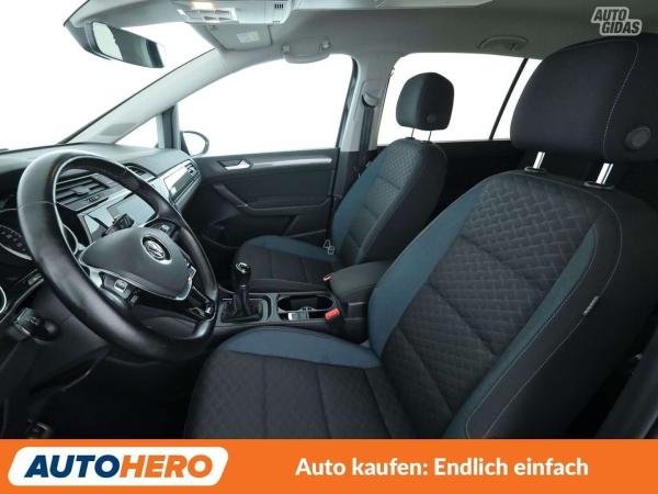 Black Volkswagen Touran 2019 in Kaunas, with an engine capacity of 1.60 L and mileage of 87 thousand km for 23317 €, photo 10 on AUTOMOTO.COM.LV