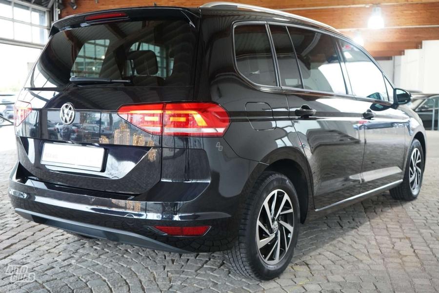 Melns Volkswagen Touran 2019 Kauņa, ar dzinēja tilpumu 1.50 L un nobraukumu 71 tūkst. km par 28570 €, foto 4 vietnē AUTOMOTO.COM.LV
