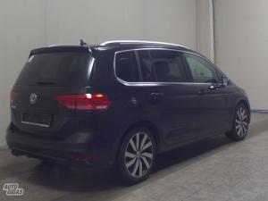 Melns Volkswagen Touran 2019 Kauņa, ar dzinēja tilpumu 2.00 L un nobraukumu 94 tūkst. km par 23249 €, foto 4 vietnē AUTOMOTO.COM.LV