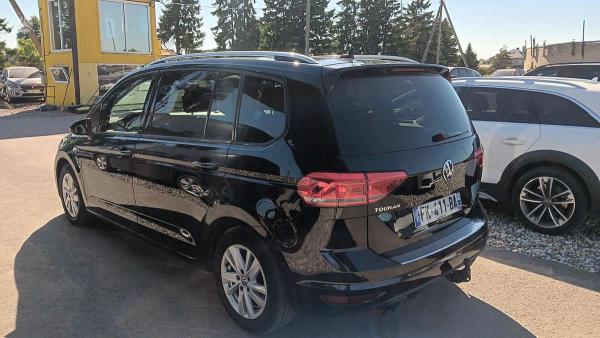 Melns Volkswagen Touran 2019 Tauragė, ar dzinēja tilpumu 1.97 L un nobraukumu 237 tūkst. km par 9400 €, foto 4 vietnē AUTOMOTO.COM.LV