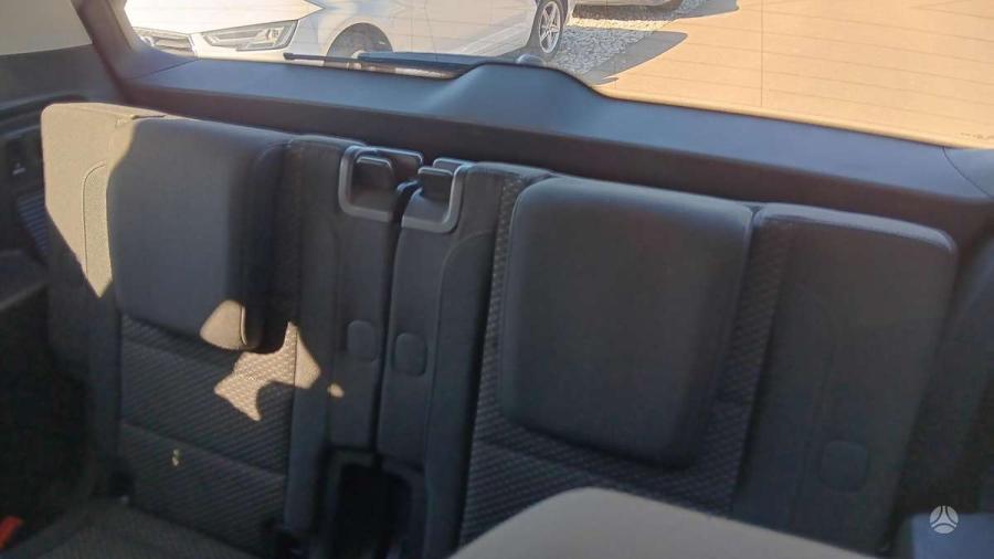 Melns Volkswagen Touran 2019 Tauragė, ar dzinēja tilpumu 1.97 L un nobraukumu 237 tūkst. km par 9400 €, foto 8 vietnē AUTOMOTO.COM.LV