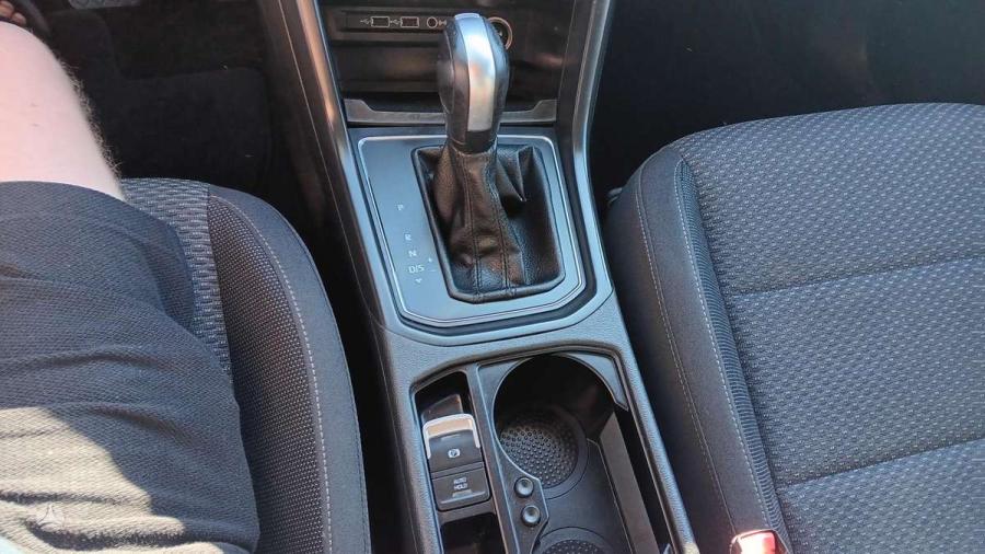 Melns Volkswagen Touran 2019 Tauragė, ar dzinēja tilpumu 1.97 L un nobraukumu 237 tūkst. km par 9400 €, foto 12 vietnē AUTOMOTO.COM.LV