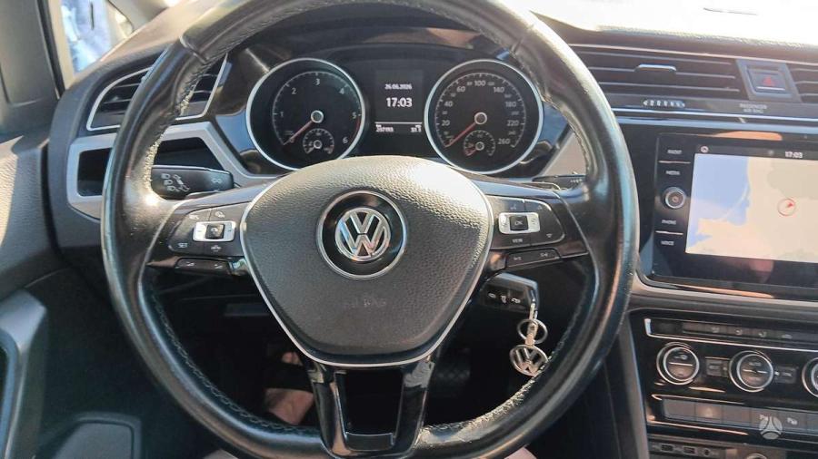 Melns Volkswagen Touran 2019 Tauragė, ar dzinēja tilpumu 1.97 L un nobraukumu 237 tūkst. km par 9400 €, foto 16 vietnē AUTOMOTO.COM.LV
