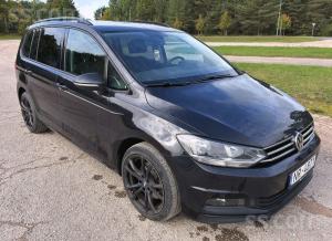 Melns Volkswagen Touran 2019 Tukums, ar dzinēja tilpumu 2.00 L un nobraukumu 323 tūkst. km par 11500 €, foto  vietnē AUTOMOTO.COM.LV