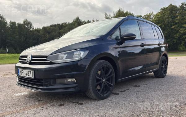 Black Volkswagen Touran 2019 in Tukums, with an engine capacity of 2.00 L and mileage of 323 thousand km for 11500 €, photo 3 on AUTOMOTO.COM.LV