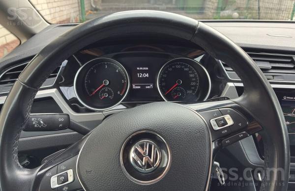 Black Volkswagen Touran 2019 in Tukums, with an engine capacity of 2.00 L and mileage of 323 thousand km for 11500 €, photo 9 on AUTOMOTO.COM.LV