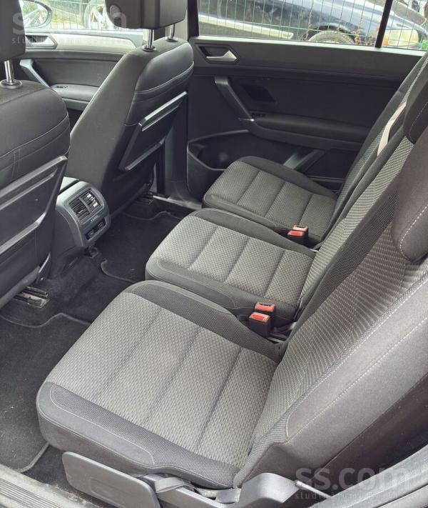 Black Volkswagen Touran 2019 in Tukums, with an engine capacity of 2.00 L and mileage of 323 thousand km for 11500 €, photo 11 on AUTOMOTO.COM.LV