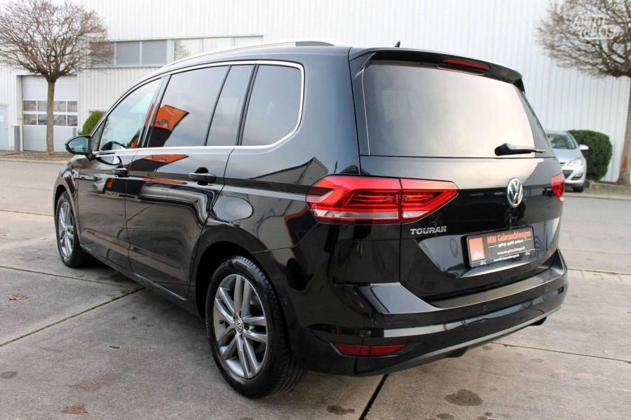 Black Volkswagen Touran 2020 in Kaunas, with an engine capacity of 1.50 L and mileage of 73 thousand km for 27540 €, photo 15 on AUTOMOTO.COM.LV