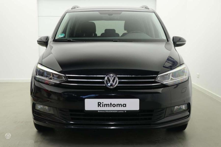 Black Volkswagen Touran 2020 in Vilnius, with an engine capacity of 1.97 L and mileage of 163 thousand km for 16390 €, photo 5 on AUTOMOTO.COM.LV