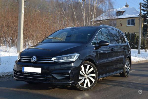 Black Volkswagen Touran 2020 in Kaunas, with an engine capacity of 1.97 L and mileage of 92 thousand km for 17900 €, photo 3 on AUTOMOTO.COM.LV