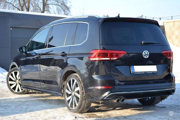 Black Volkswagen Touran 2020 in Kaunas, with an engine capacity of 1.97 L and mileage of 92 thousand km for 17900 €, photo 6 on AUTOMOTO.COM.LV