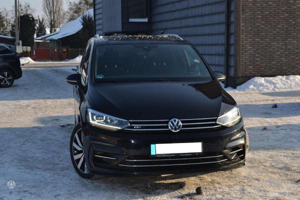 Black Volkswagen Touran 2020 in Kaunas, with an engine capacity of 1.97 L and mileage of 92 thousand km for 17900 €, photo 9 on AUTOMOTO.COM.LV