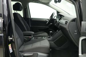 Black Volkswagen Touran 2020 in Vilnius, with an engine capacity of 1.97 L and mileage of 163 thousand km for 16390 €, photo 10 on AUTOMOTO.COM.LV