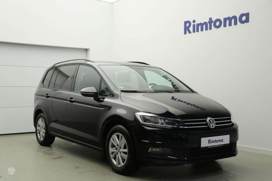 Black Volkswagen Touran 2020 in Vilnius, with an engine capacity of 1.97 L and mileage of 163 thousand km for 16390 €, photo 1 on AUTOMOTO.COM.LV