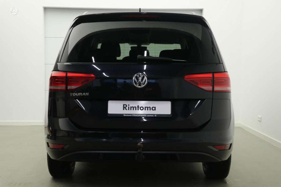 Black Volkswagen Touran 2020 in Vilnius, with an engine capacity of 1.97 L and mileage of 163 thousand km for 16390 €, photo 6 on AUTOMOTO.COM.LV