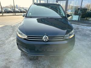 Black Volkswagen Touran 2020 in Kaunas, with an engine capacity of 1.50 L and mileage of 230 thousand km for 13500 €, photo 2 on AUTOMOTO.COM.LV