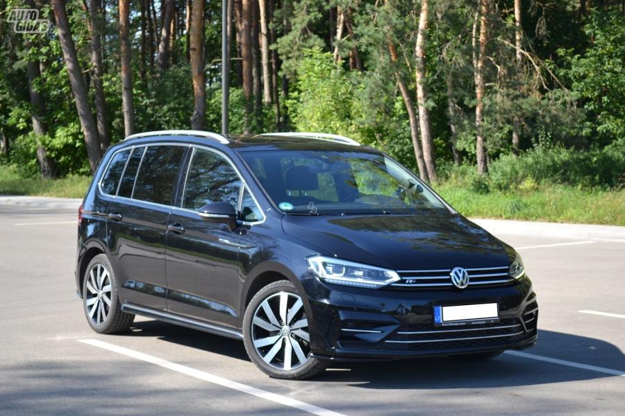 Melns Volkswagen Touran 2020 Kauņa, ar dzinēja tilpumu 2.00 L un nobraukumu 98 tūkst. km par 14995 €, foto 10 vietnē AUTOMOTO.COM.LV