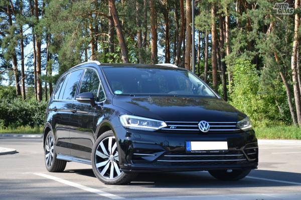Black Volkswagen Touran 2020 in Kaunas, with an engine capacity of 2.00 L and mileage of 98 thousand km for 14995 €, photo 10 on AUTOMOTO.COM.LV