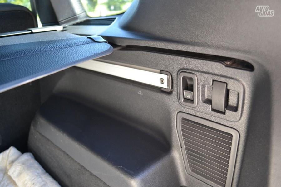 Melns Volkswagen Touran 2020 Kauņa, ar dzinēja tilpumu 2.00 L un nobraukumu 98 tūkst. km par 14995 €, foto 24 vietnē AUTOMOTO.COM.LV