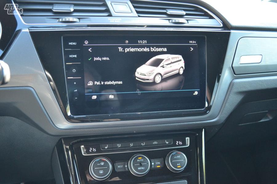 Melns Volkswagen Touran 2020 Kauņa, ar dzinēja tilpumu 2.00 L un nobraukumu 98 tūkst. km par 14995 €, foto 32 vietnē AUTOMOTO.COM.LV