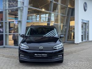 Black Volkswagen Touran 2020 in Valmiera, with an engine capacity of 2.00 L and mileage of 170 thousand km for 17500 €, photo 3 on AUTOMOTO.COM.LV