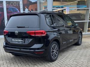 Black Volkswagen Touran 2020 in Valmiera, with an engine capacity of 2.00 L and mileage of 170 thousand km for 17500 €, photo 7 on AUTOMOTO.COM.LV