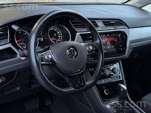 Black Volkswagen Touran 2020 in Valmiera, with an engine capacity of 2.00 L and mileage of 170 thousand km for 17500 €, photo 9 on AUTOMOTO.COM.LV
