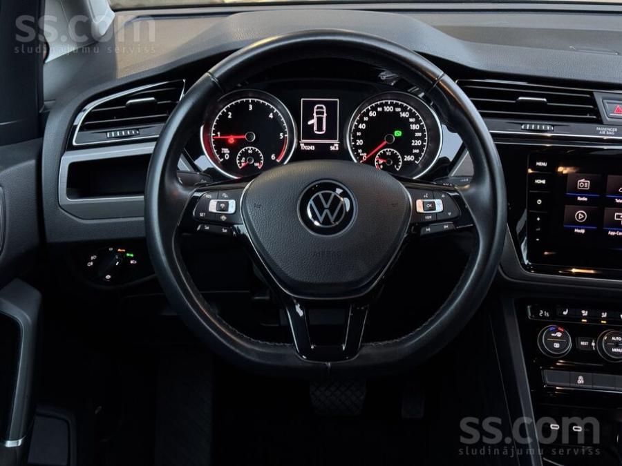 Black Volkswagen Touran 2020 in Valmiera, with an engine capacity of 2.00 L and mileage of 170 thousand km for 17500 €, photo 10 on AUTOMOTO.COM.LV