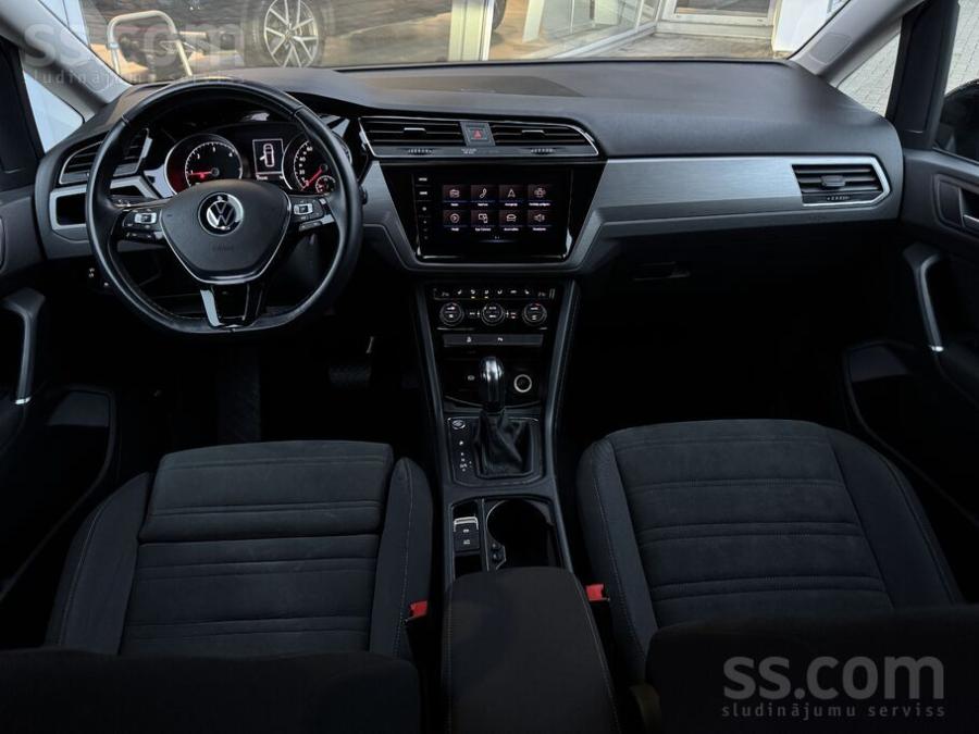 Black Volkswagen Touran 2020 in Valmiera, with an engine capacity of 2.00 L and mileage of 170 thousand km for 17500 €, photo 22 on AUTOMOTO.COM.LV