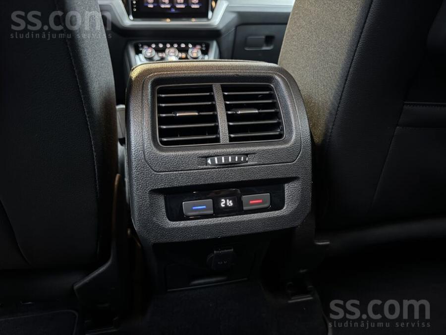 Black Volkswagen Touran 2020 in Valmiera, with an engine capacity of 2.00 L and mileage of 170 thousand km for 17500 €, photo 24 on AUTOMOTO.COM.LV