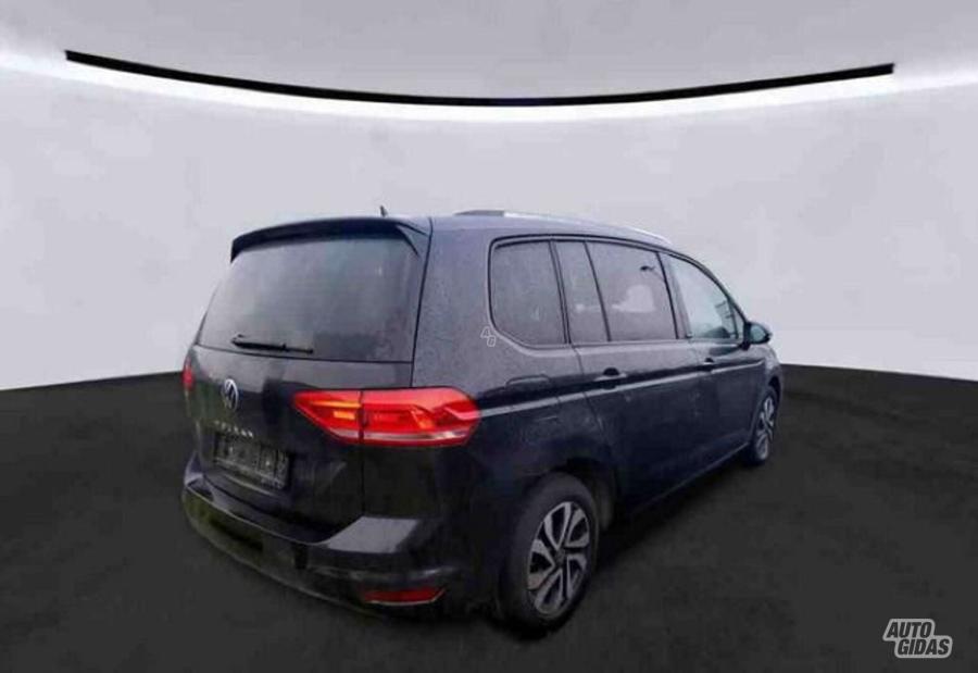 Black Volkswagen Touran 2021 in Kaunas, with an engine capacity of 1.50 L and mileage of 80 thousand km for 27878 €, photo 3 on AUTOMOTO.COM.LV